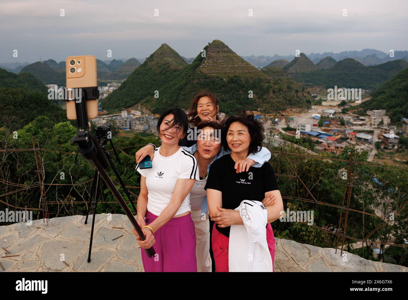 Stones made into pyramid hi-res stock photography and images - Alamy