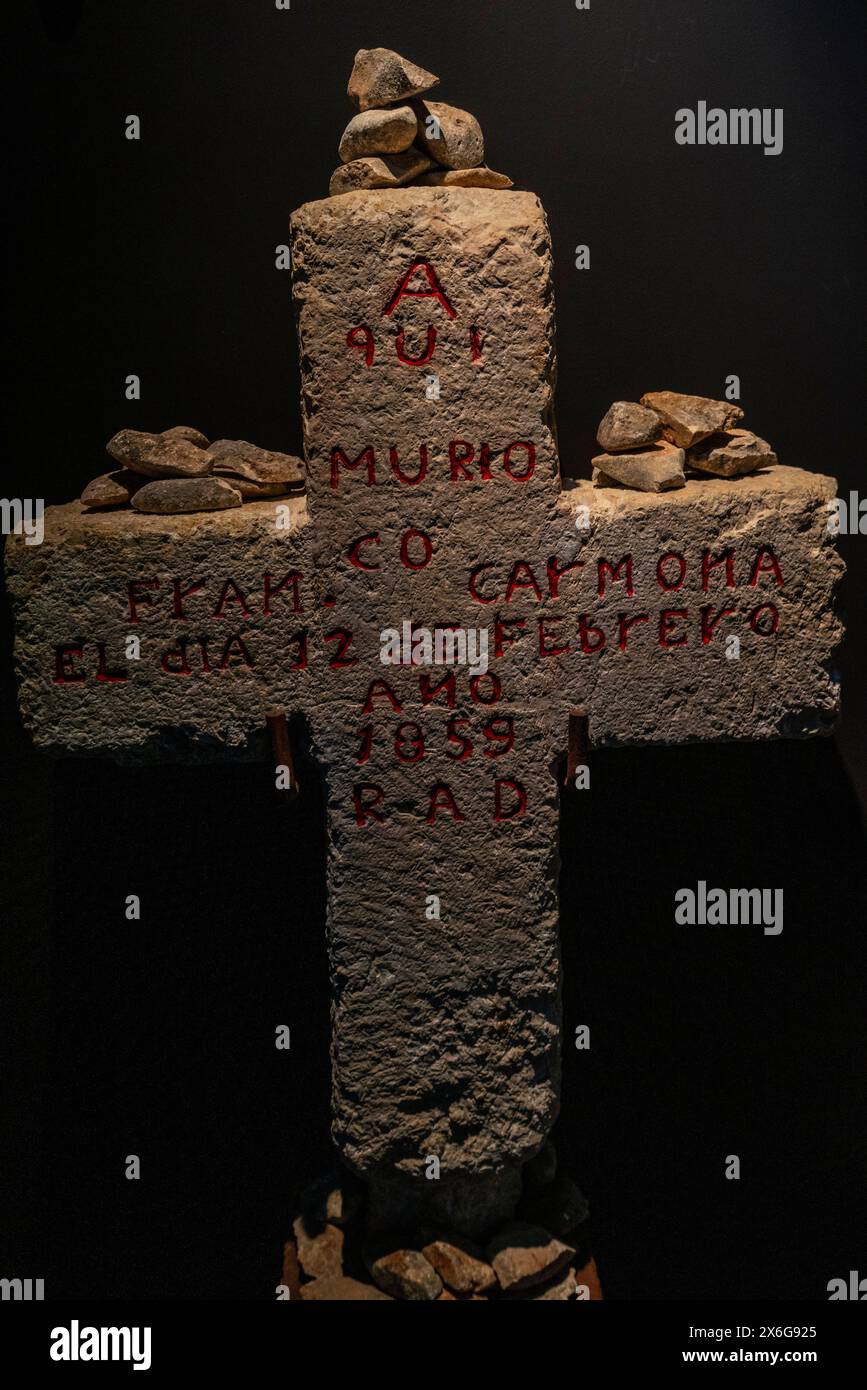 cross from the tomb of Francisco Carmona, shot dead by the civil guard ...