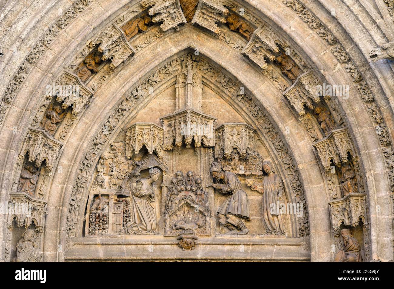 SEVILLE CATHEDRAL, medieval exterior architectural feature Stock Photo ...
