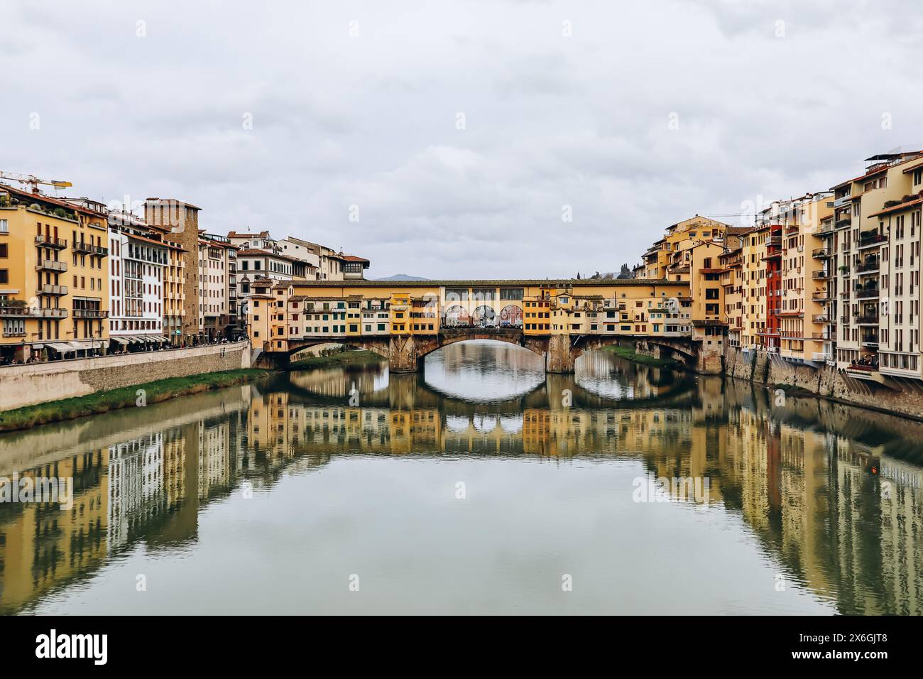 The Ponte Vecchio, a medieval stone closed-spandrel segmental arch ...