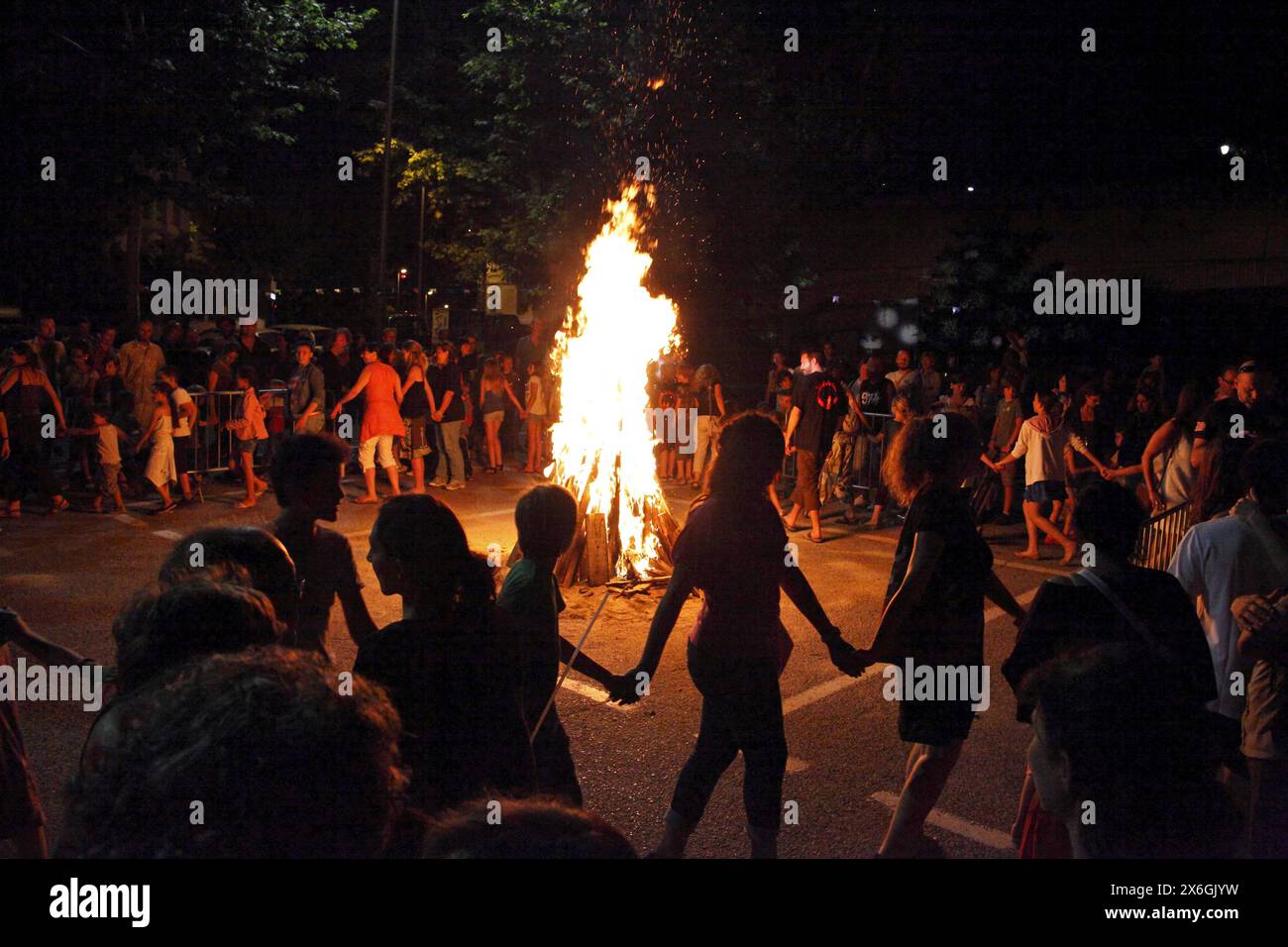 Midsummer lights. Total Festum Festival. Place Max Rouquette, Arceaux ...