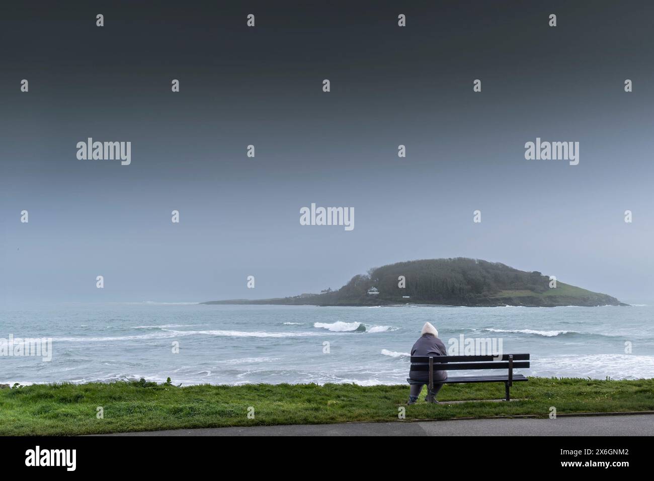 Person landscape alone bench hi-res stock photography and images - Alamy