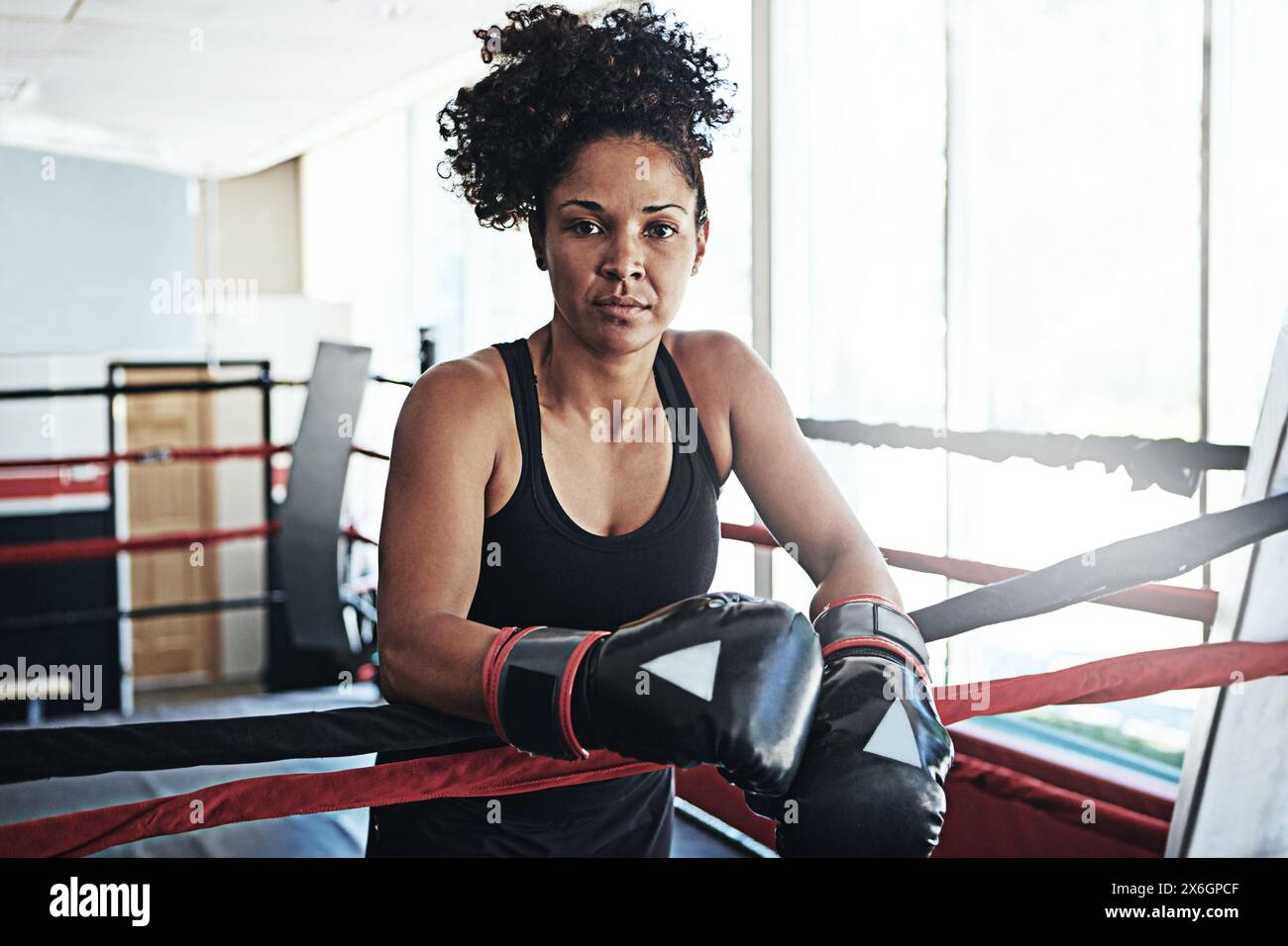 Female boxer action in the ring hi-res stock photography and images - Alamy