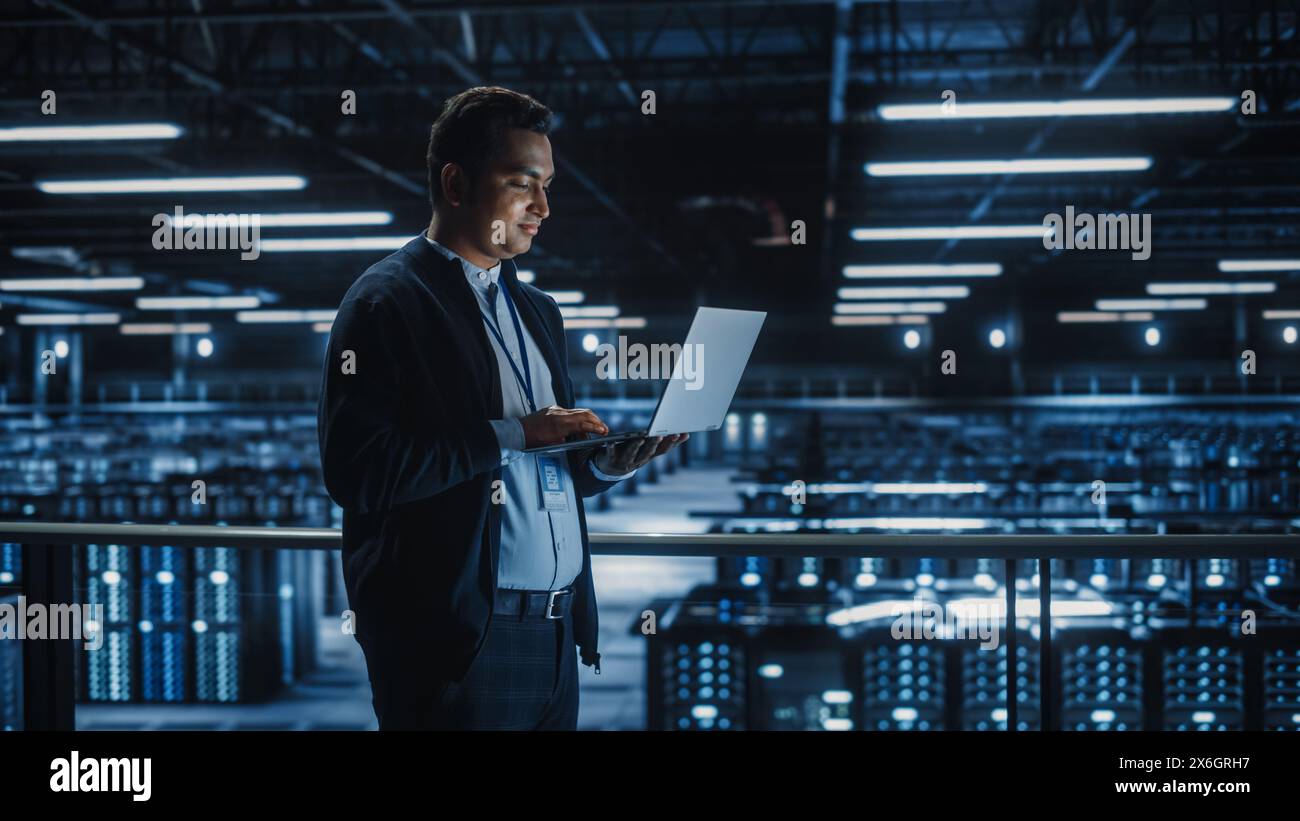 Indian male laptop technician hi-res stock photography and images - Alamy