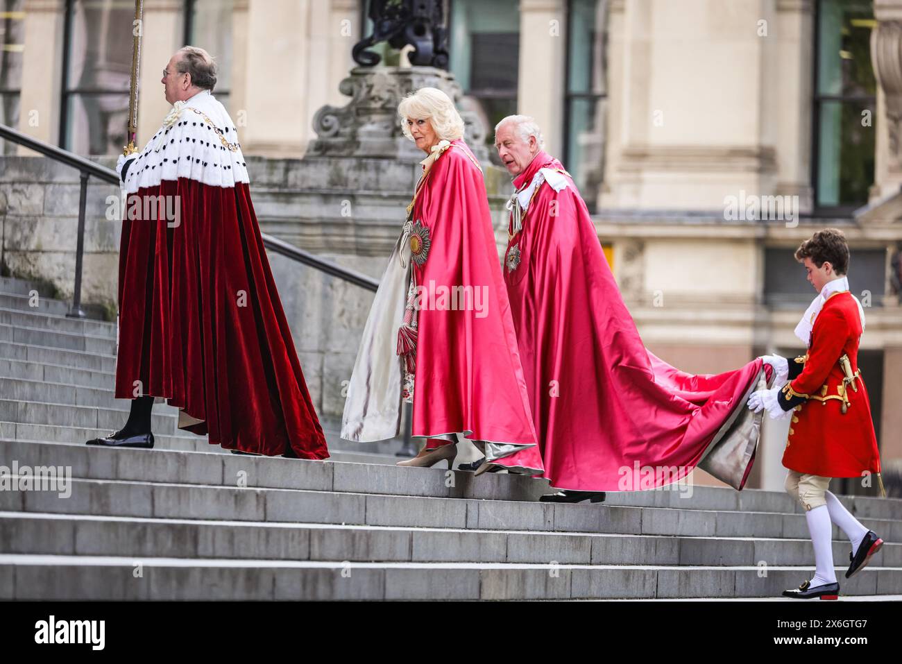 London, UK. 15th May, 2024. The king and queen arrive in their ...