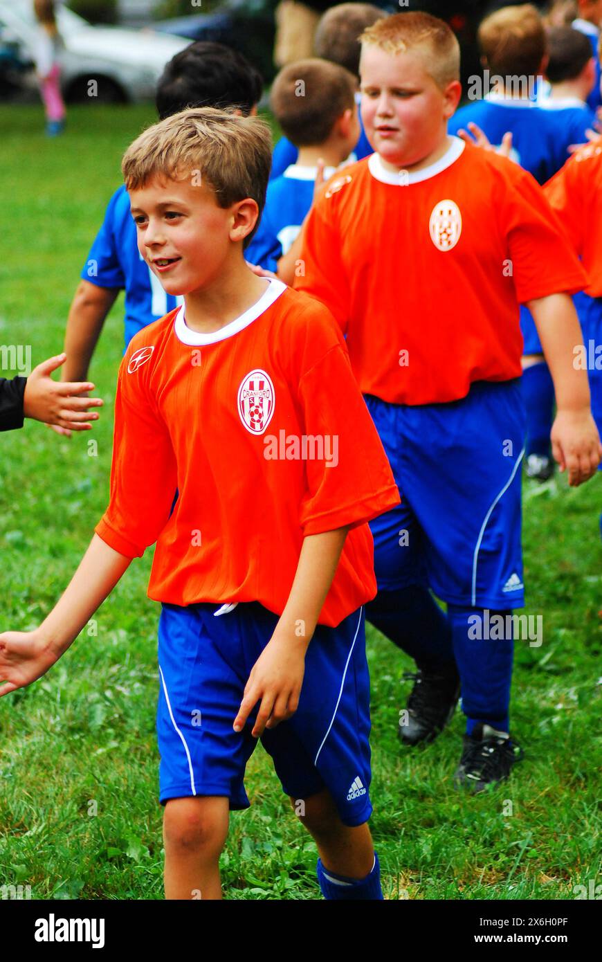 Kids handshake hi-res stock photography and images - Alamy