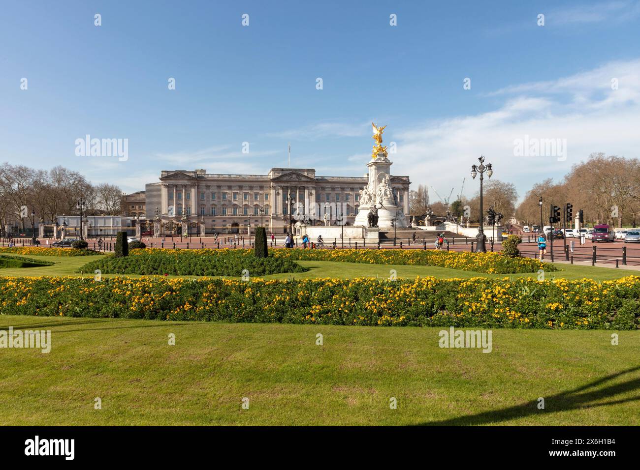 Buckingham palace green space hi-res stock photography and images - Alamy