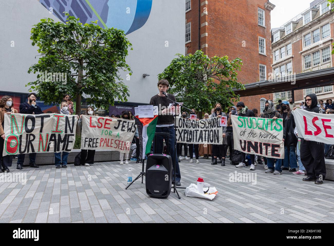 Divestment report hi-res stock photography and images - Alamy
