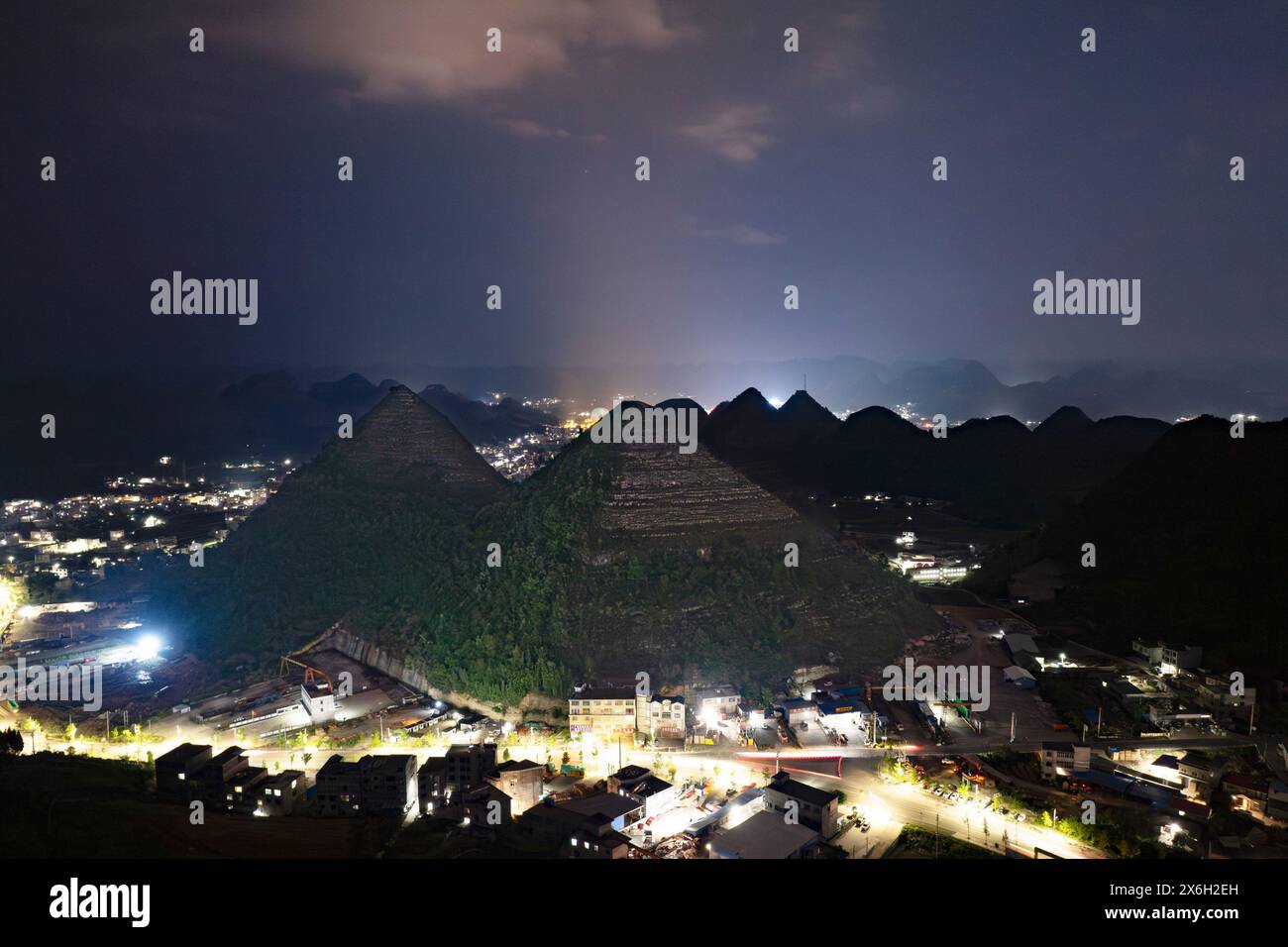 Egypt pyramid aerial hi-res stock photography and images - Alamy