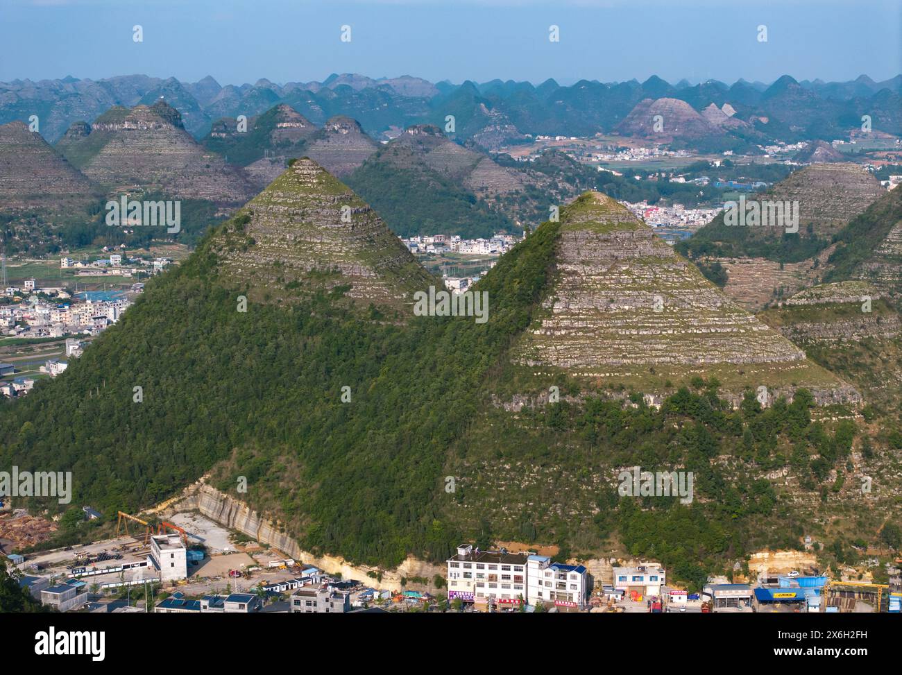 (240515) -- ANLONG, May 15, 2024 (Xinhua) -- An aerial photo taken on ...