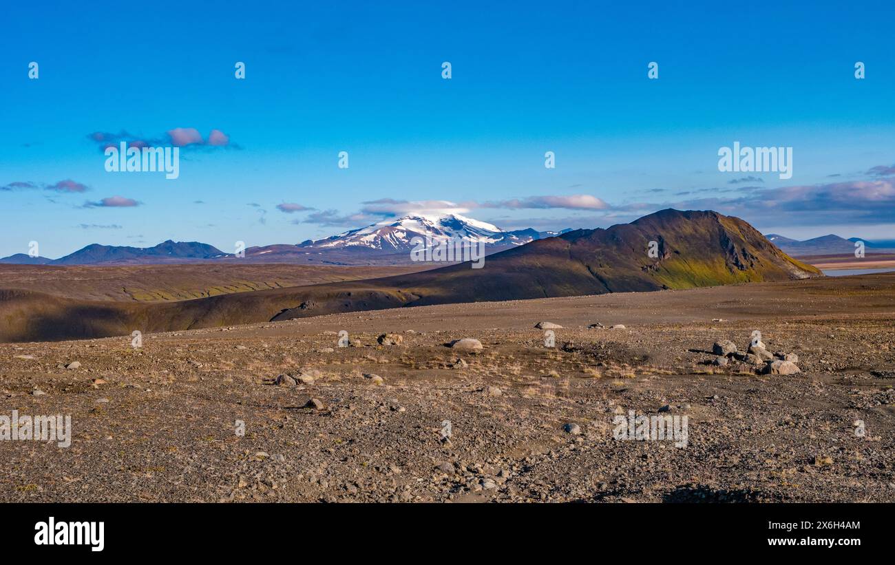 Snaefell mount and volcano in the lifeless volcanic desert in Highlands ...