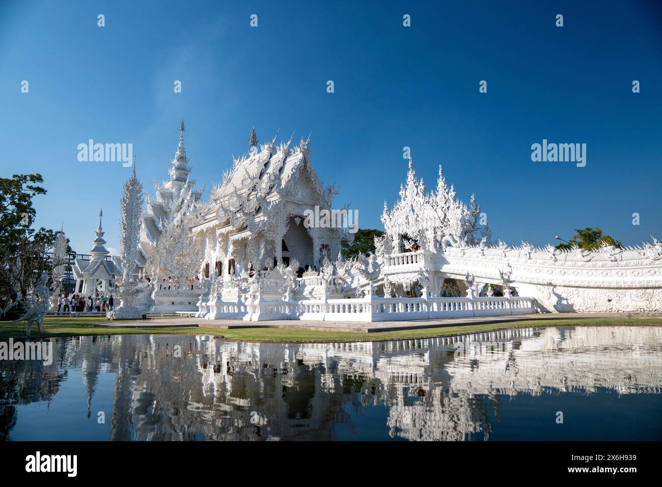Chiang Rai White Temple, Wat Rong Khun Stock Photo - Alamy