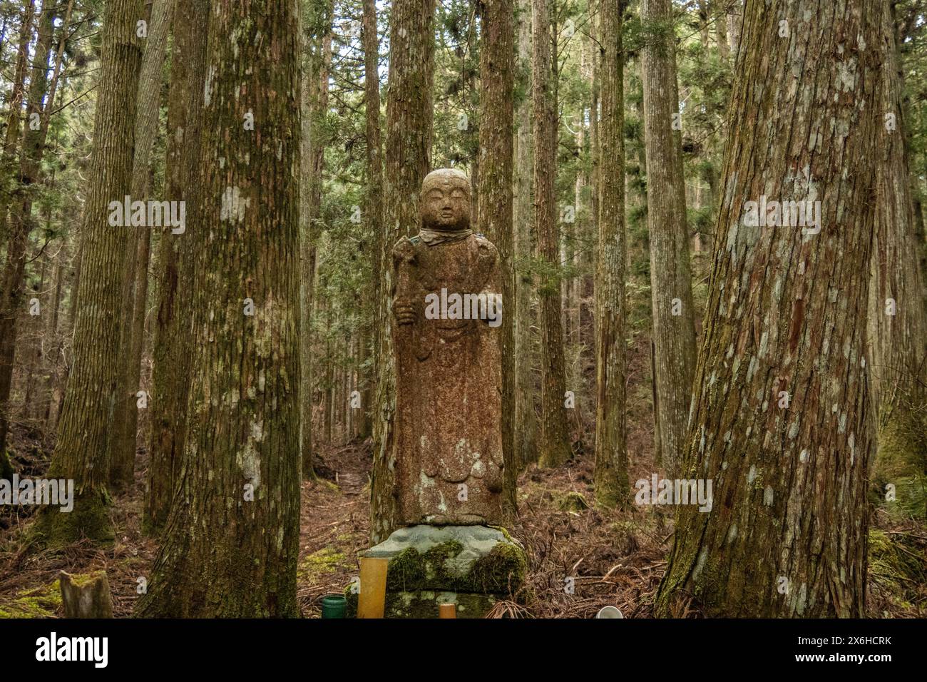 Jizo statue on the historical Yagyu Kaido trail, Nara, Japan Stock ...