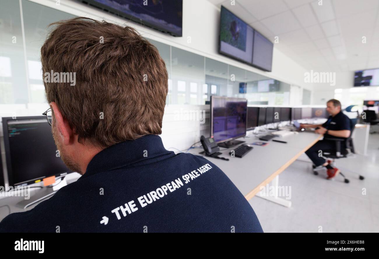 Security operations centre hi-res stock photography and images - Alamy