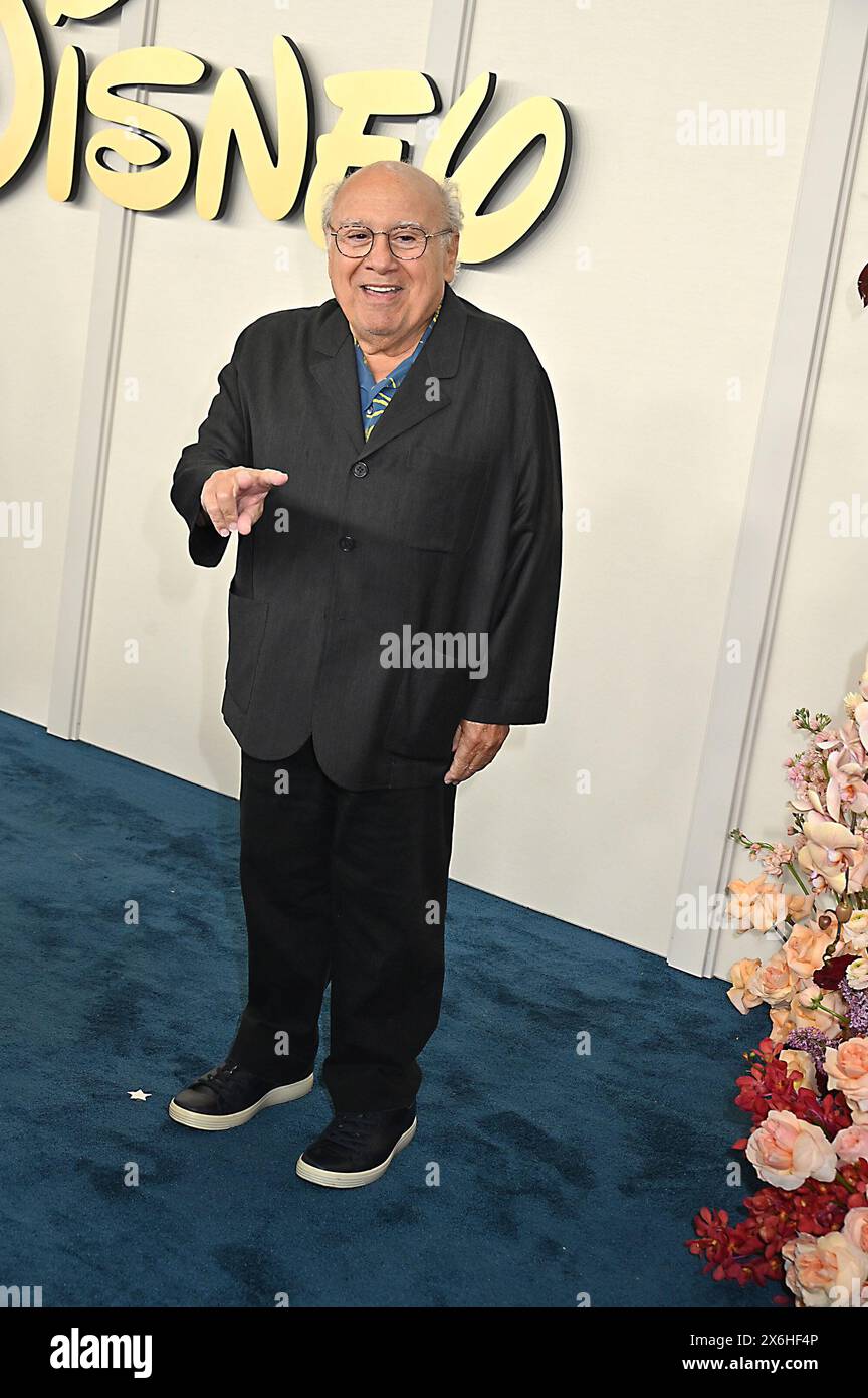 Danny devito 2024 upfront hi-res stock photography and images - Alamy