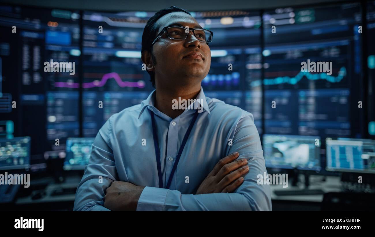Employee security camera computer hi-res stock photography and images - Alamy