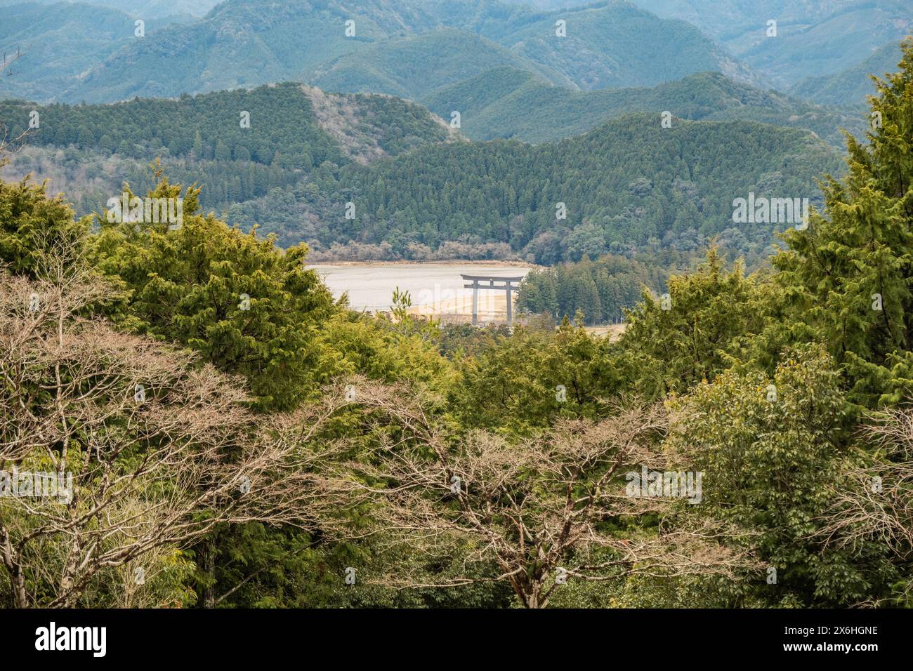 World's largest torii gate at the Kumano Hongu Taisha Grand Shrine ...