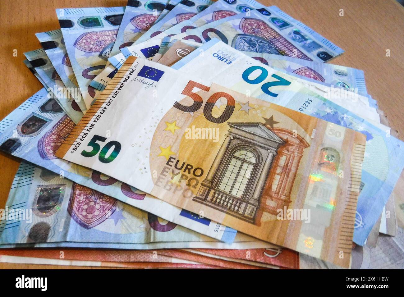 Geldscheine *** Banknotes Copyright: xLobeca/RHx Stock Photo - Alamy