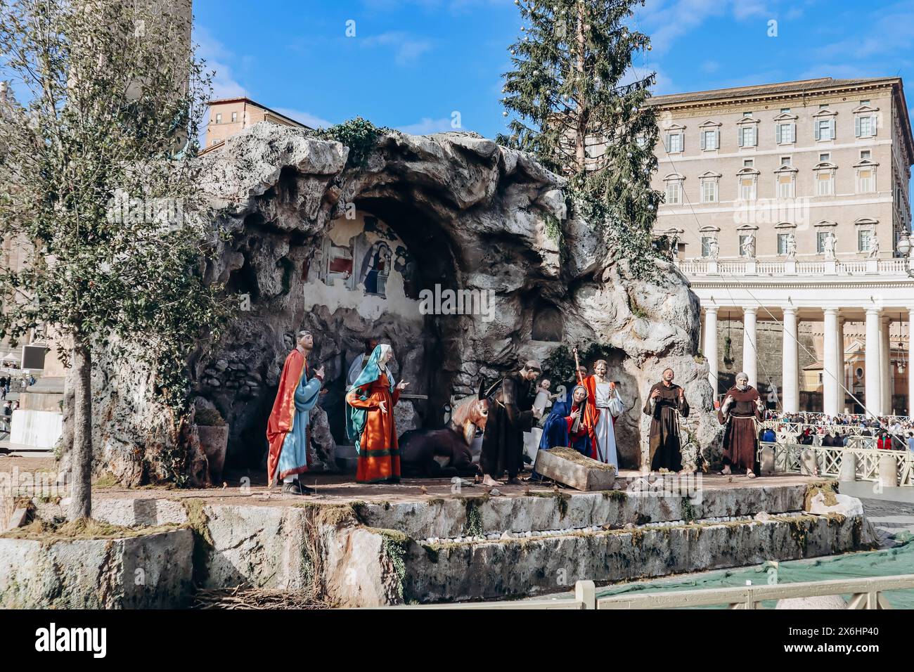 Christmas creche in St. Peter's Square in the Vatican Stock Photo - Alamy