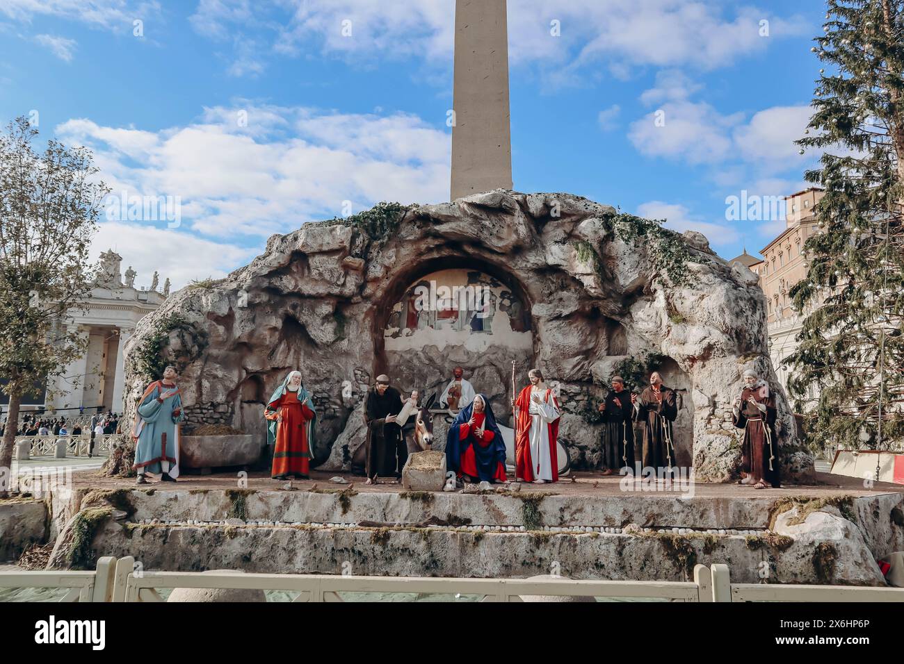 Christmas creche in St. Peter's Square in the Vatican Stock Photo - Alamy