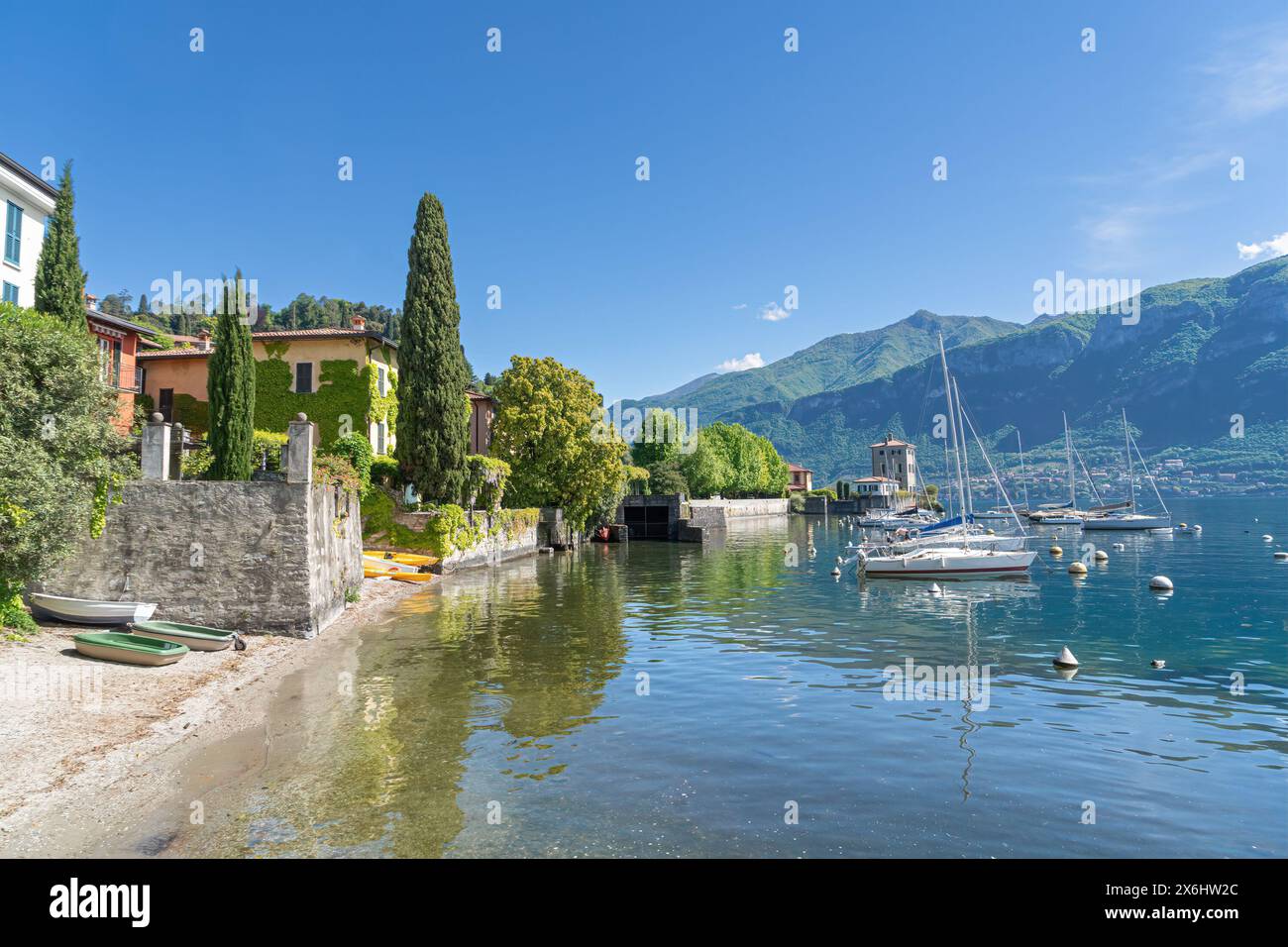 Village on lake como hi-res stock photography and images - Alamy
