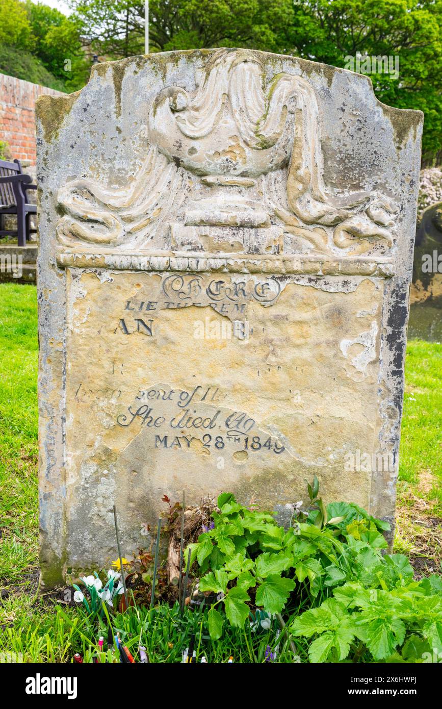 Scarborough UK - The Grave of Anne Bronte in Scarborough North ...
