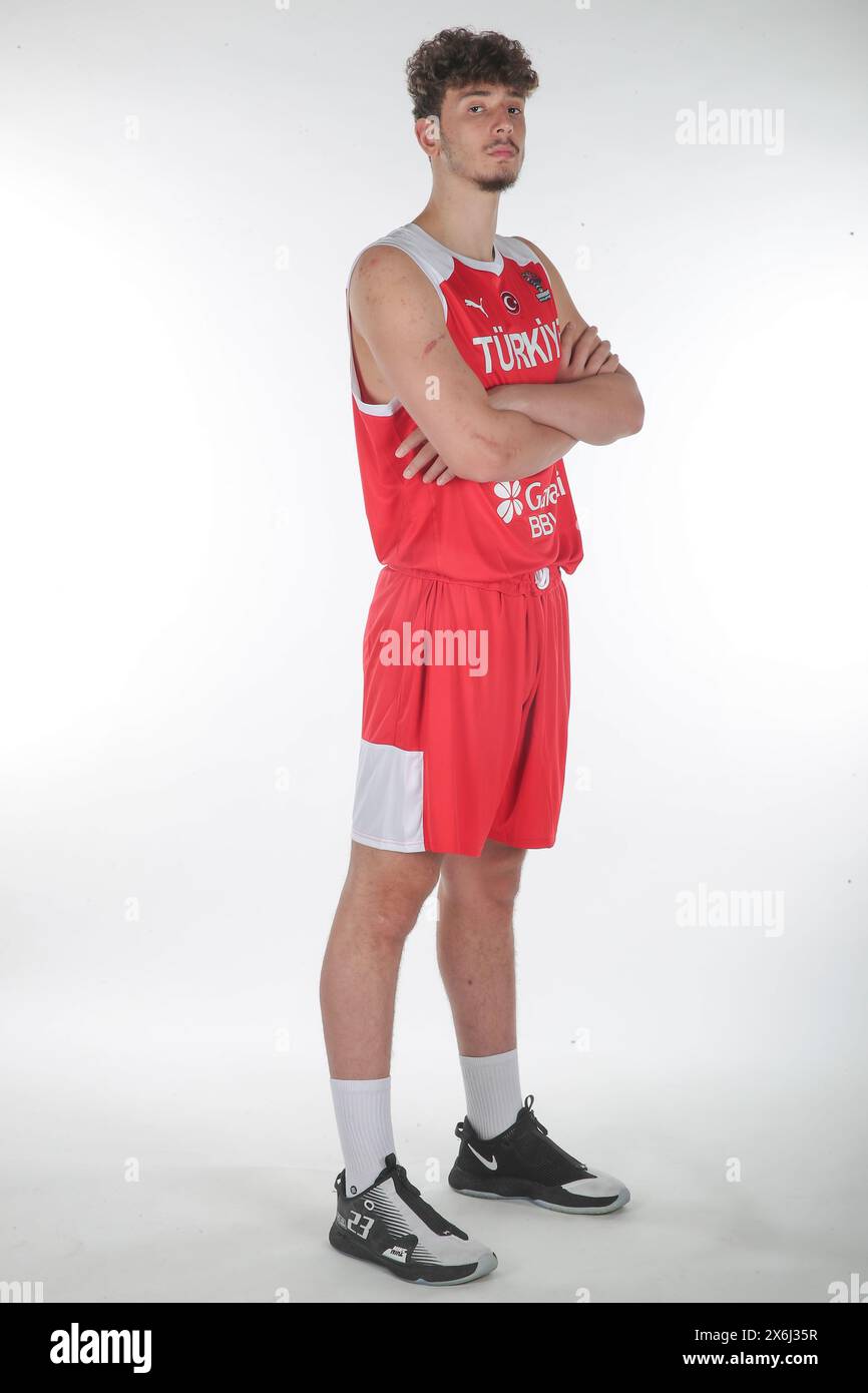 NBA Houston Rockets player Alperen Şengün wearing the Turkish ...