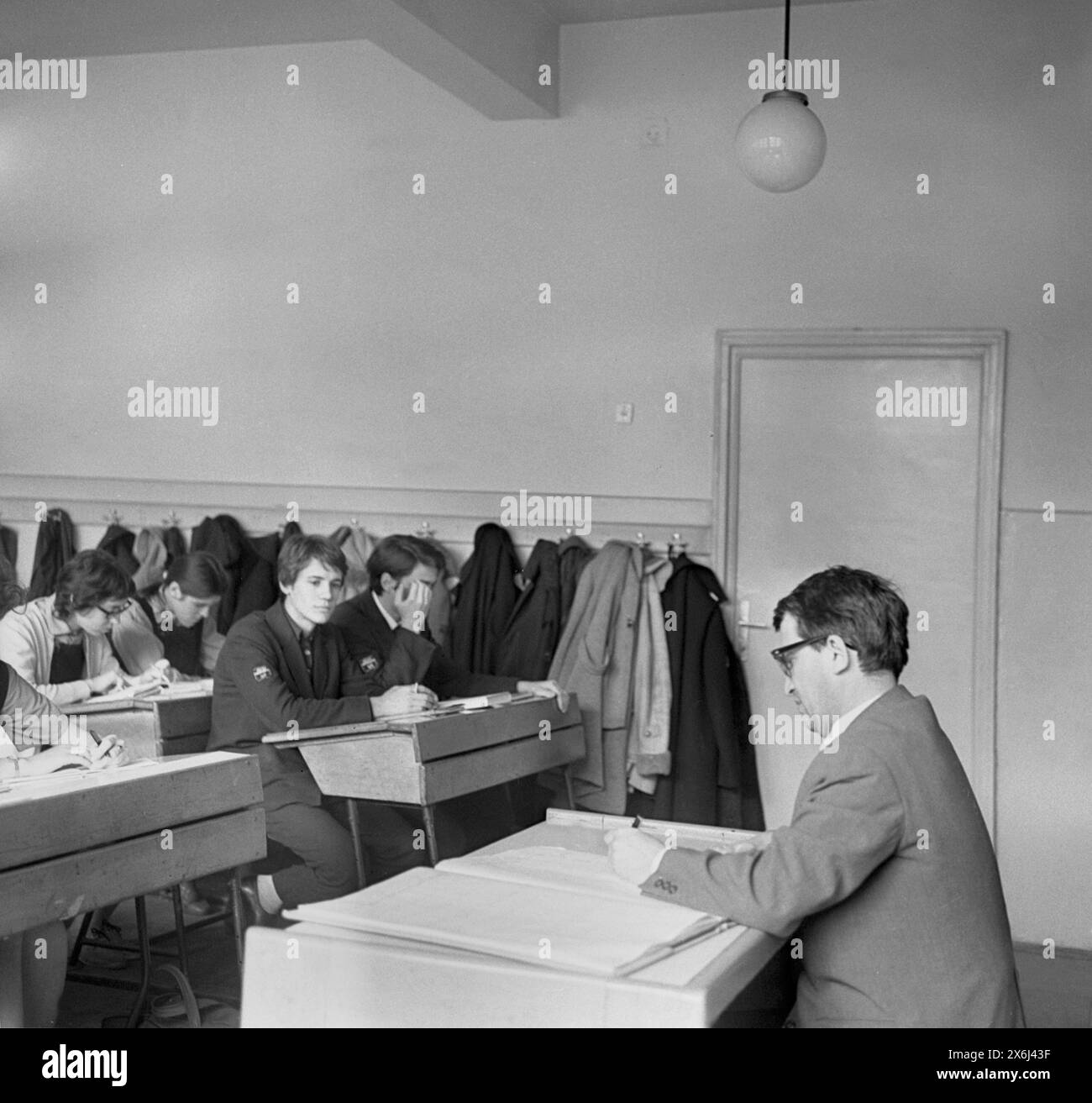 High school 1970s hi-res stock photography and images - Alamy