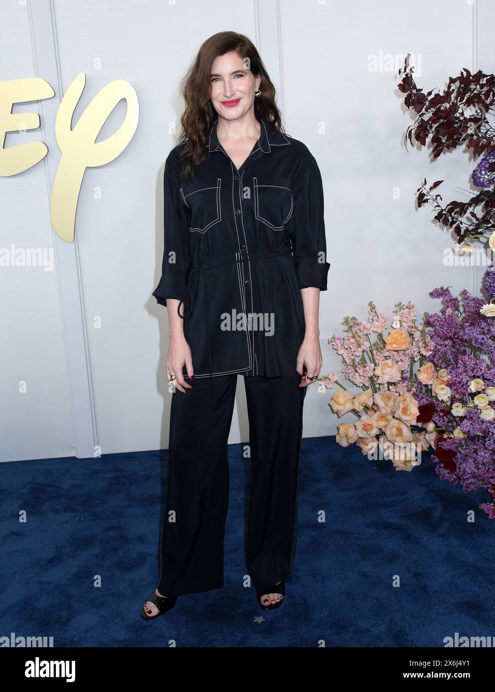 Kathryn hahn 2024 upfront hi-res stock photography and images - Alamy