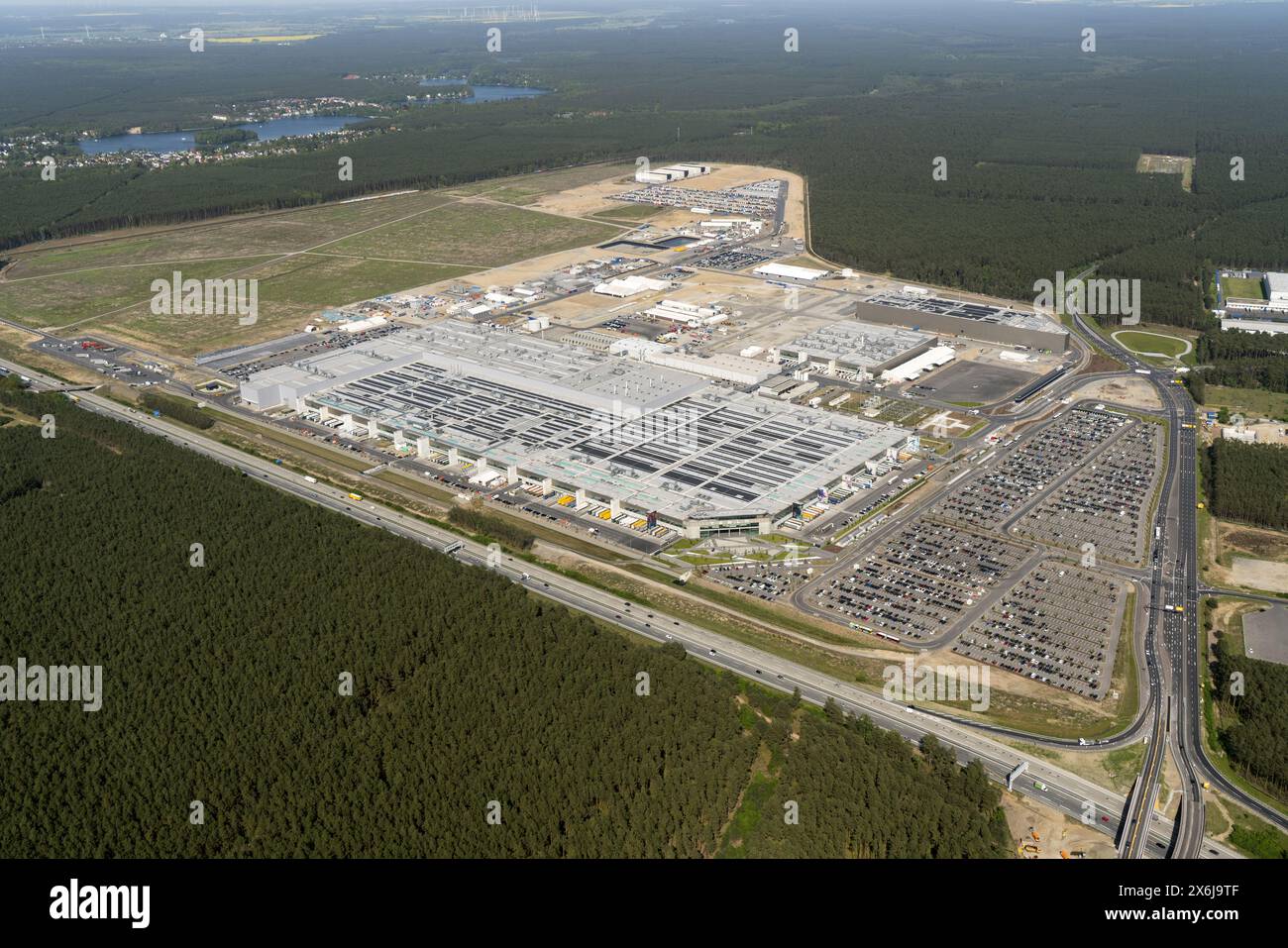 The Tesla giant factory in the woods near the German village of ...