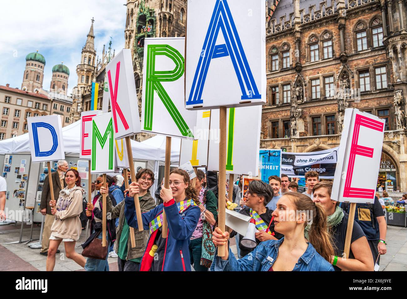 Walk of Democracy, SchülerInnen demonstrieren pro Demokratie ...