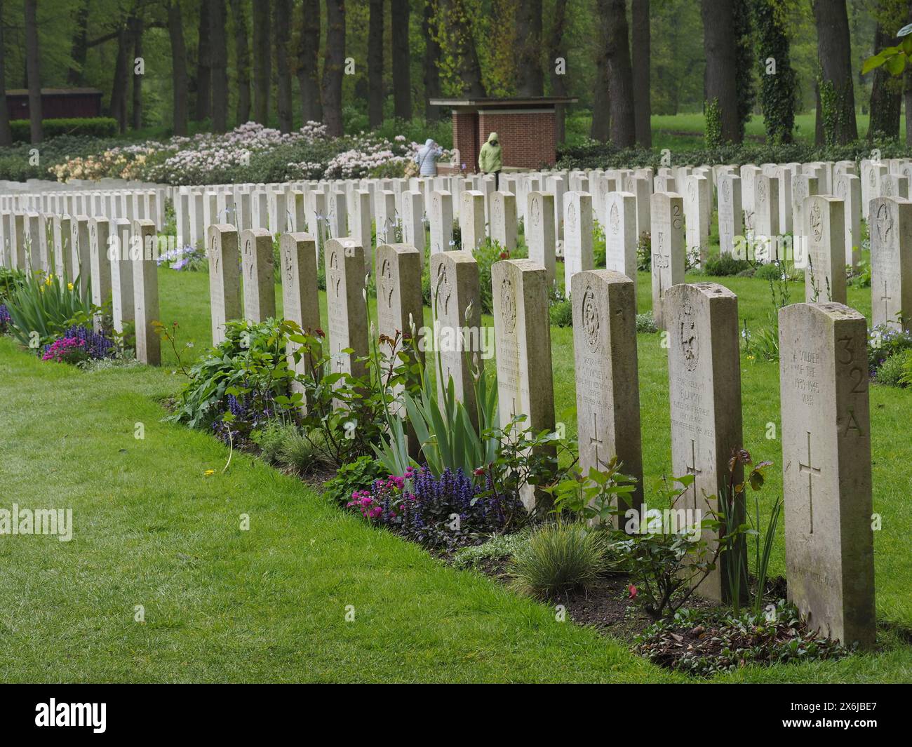 In a commonwealth war grave hi-res stock photography and images - Alamy