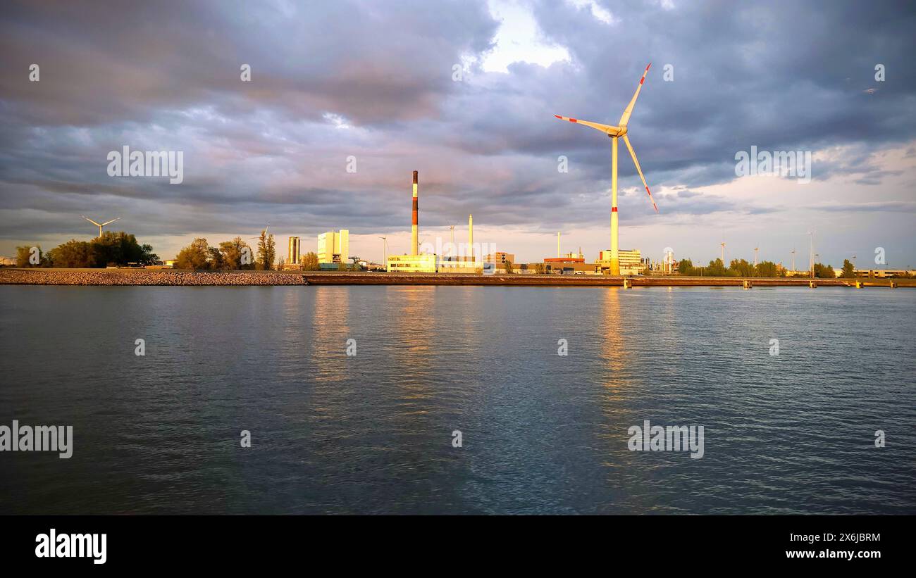 Amsterdam commercial waterways on River Amstel Stock Photo - Alamy
