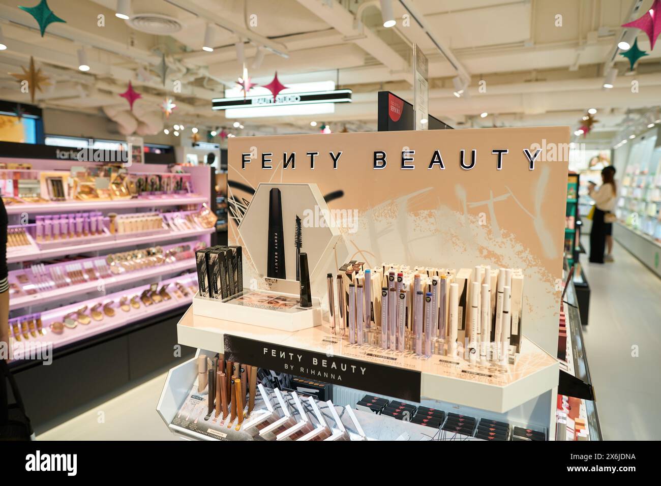 Fenty beauty products hi-res stock photography and images - Alamy