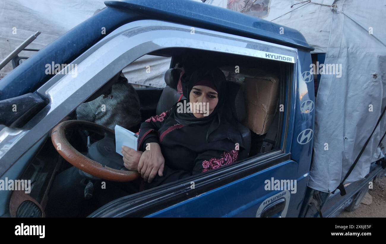 Returnees departure hi-res stock photography and images - Alamy