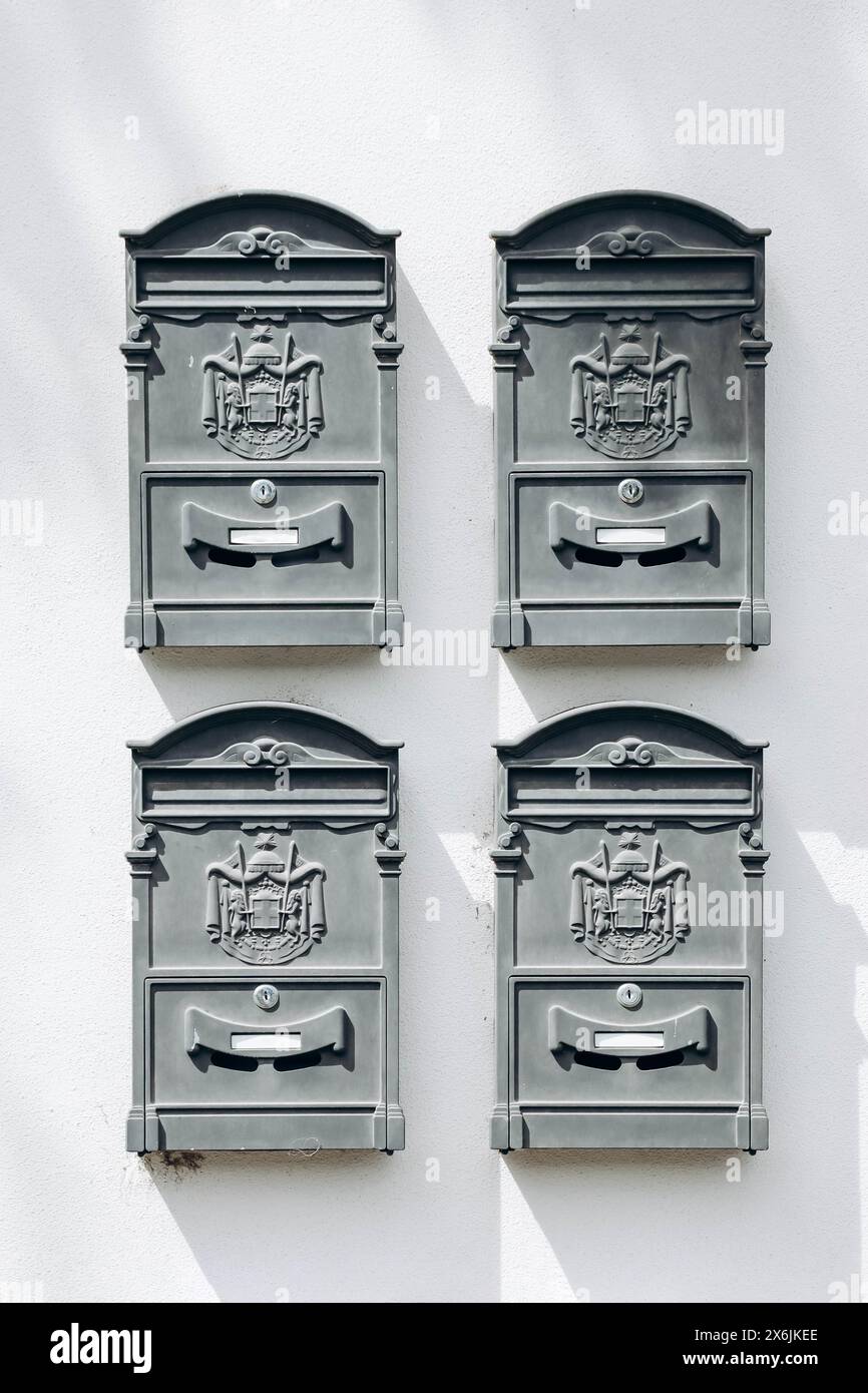 White letterboxes hi-res stock photography and images - Alamy