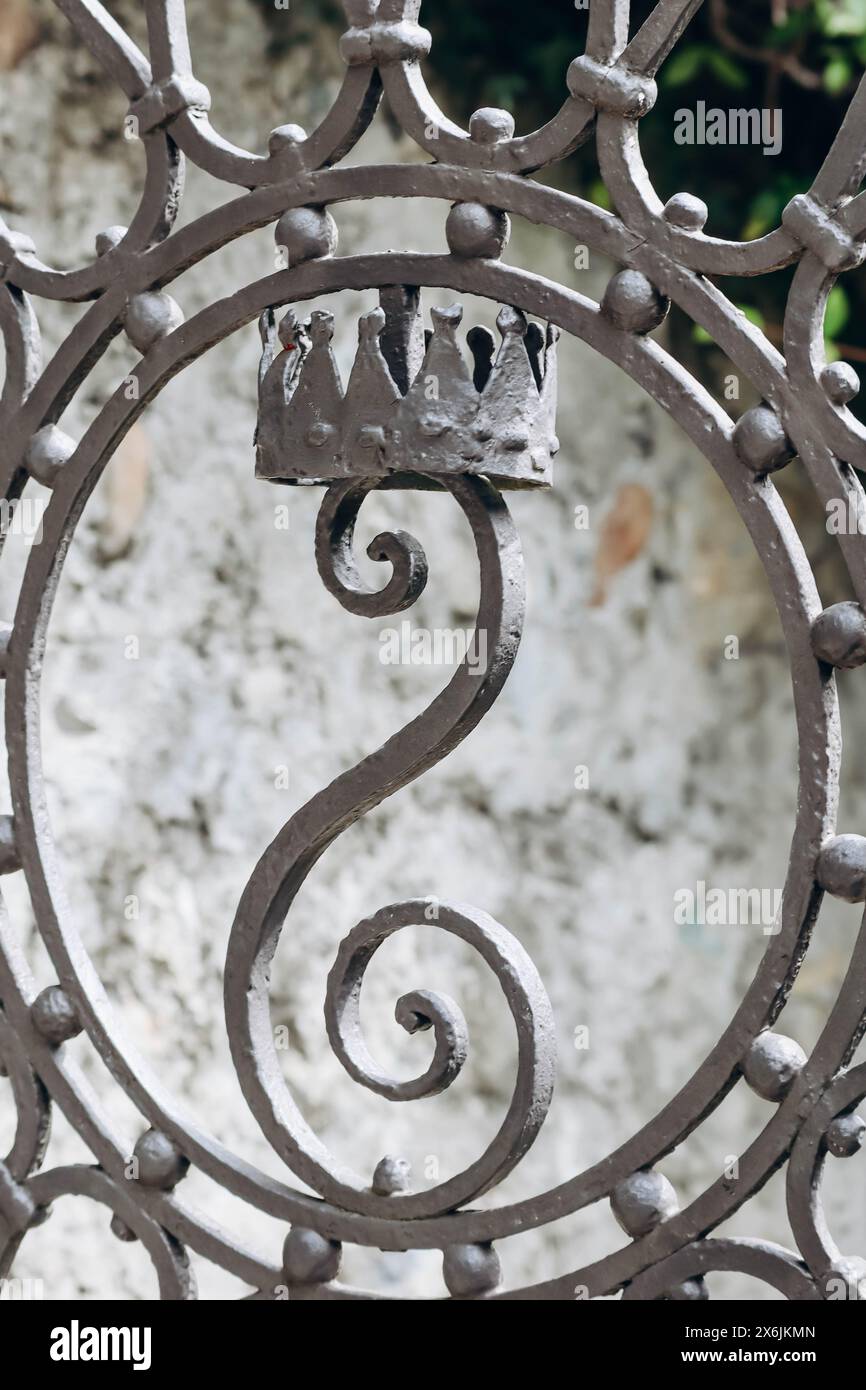 Ironwork crown hi-res stock photography and images - Alamy