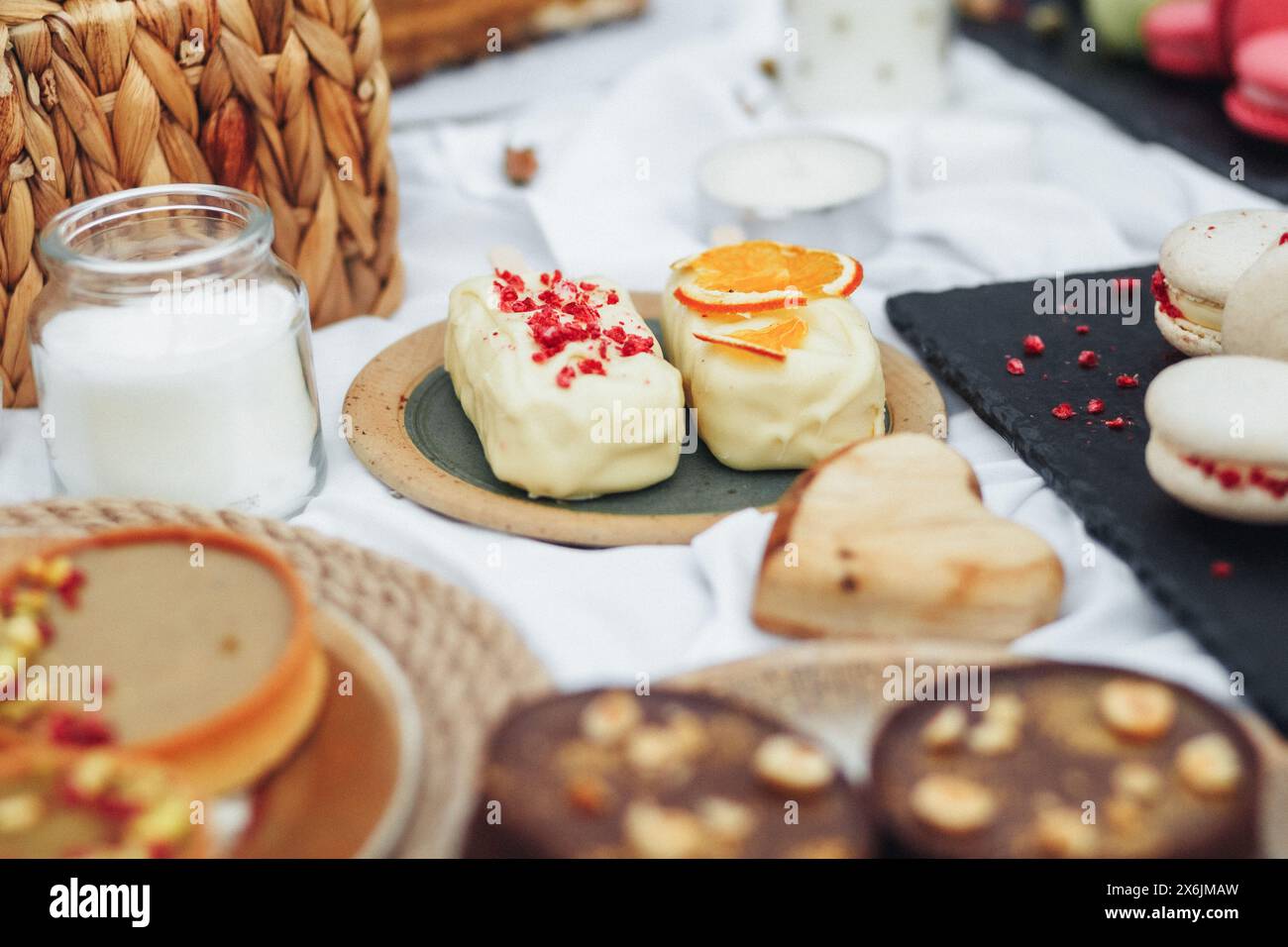 Decadent cake flavors hi-res stock photography and images - Alamy