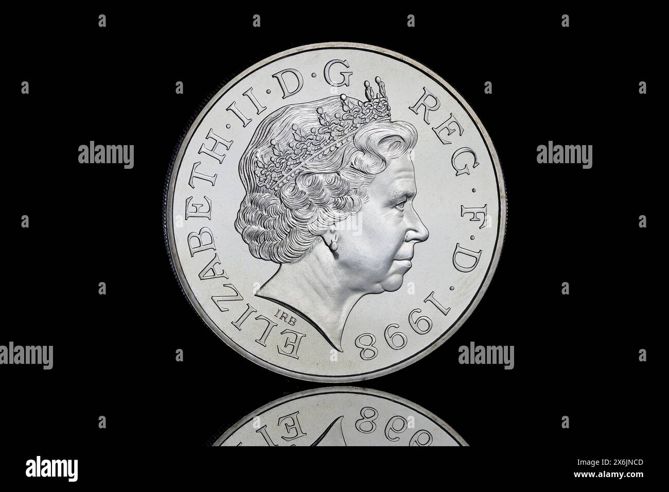 The first UK £5 coin to feature the 4th coin portrait of Queen ...