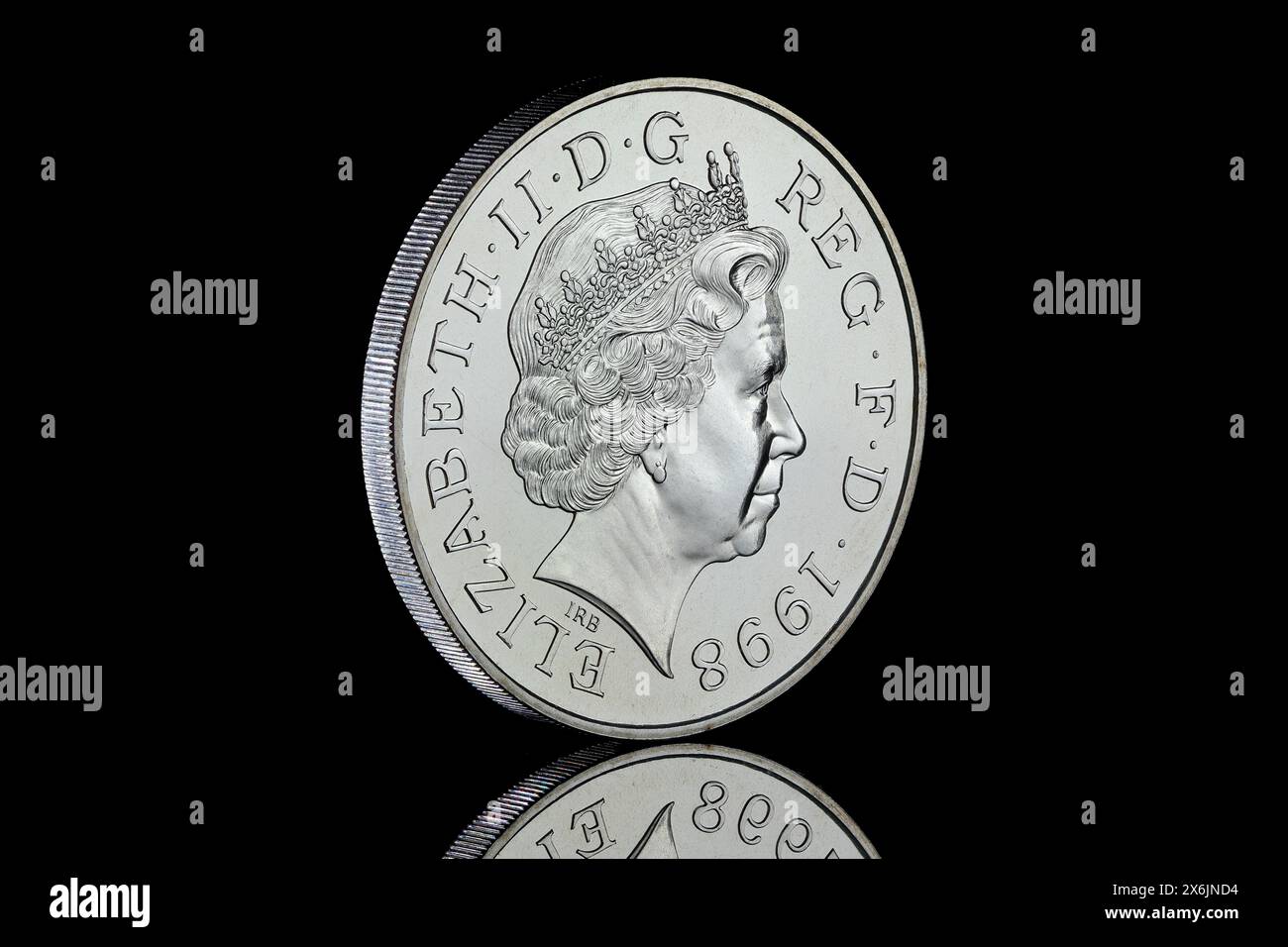 The first UK £5 coin to feature the 4th coin portrait of Queen ...
