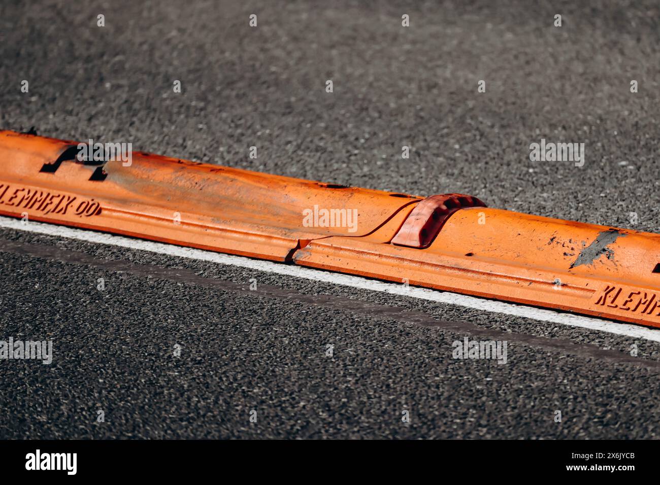 Movable lane dividers on the highway in Switzerland Stock Photo - Alamy