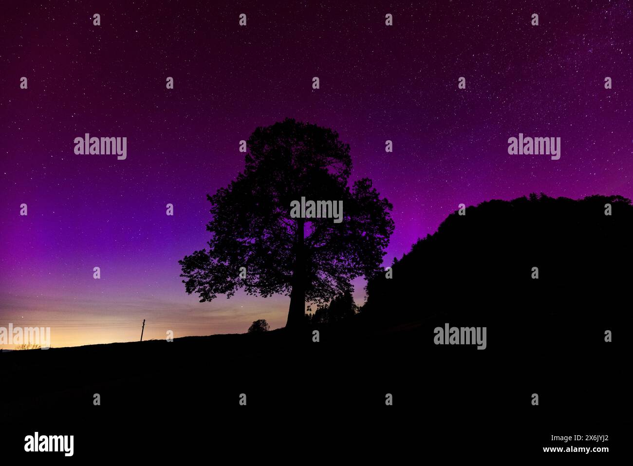 Aurora and silhouette hi-res stock photography and images - Alamy