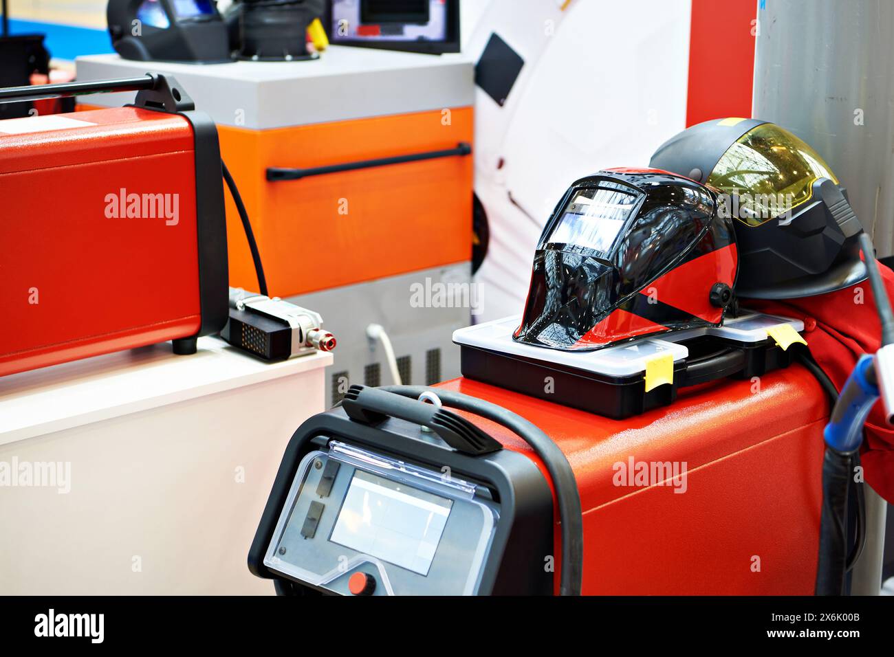 Helmet assembly hi-res stock photography and images - Alamy