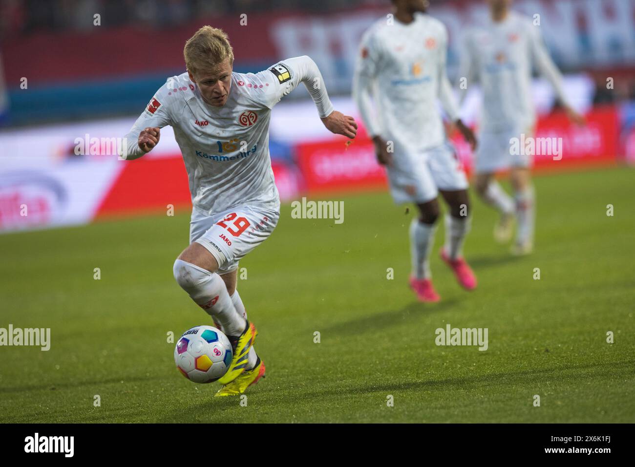 Football match, Jonathan Michael BURKARDT 1. FSV Mainz 05 with full ...