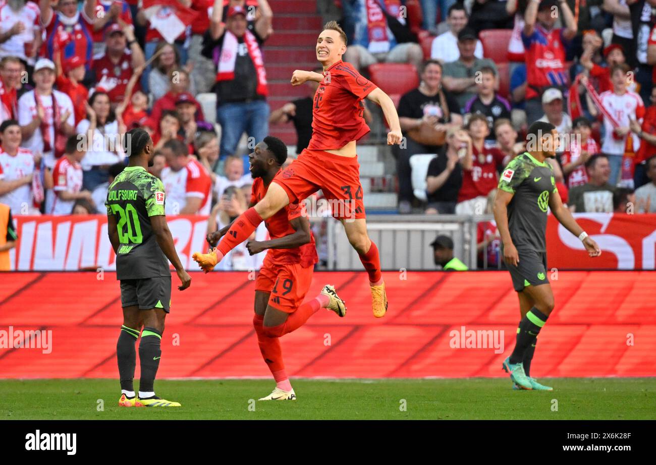 Goal celebration Lovro Zvonarek FC Bayern Munich FCB (34) Alphonso ...