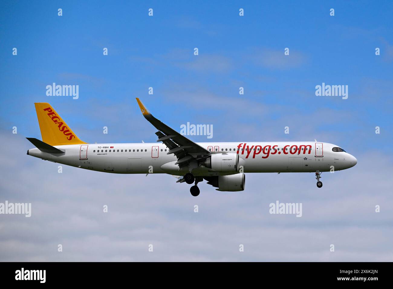 Pegasus aircraft, Airbus A321neo, TC-RBH, Zurich Kloten, Switzerland ...
