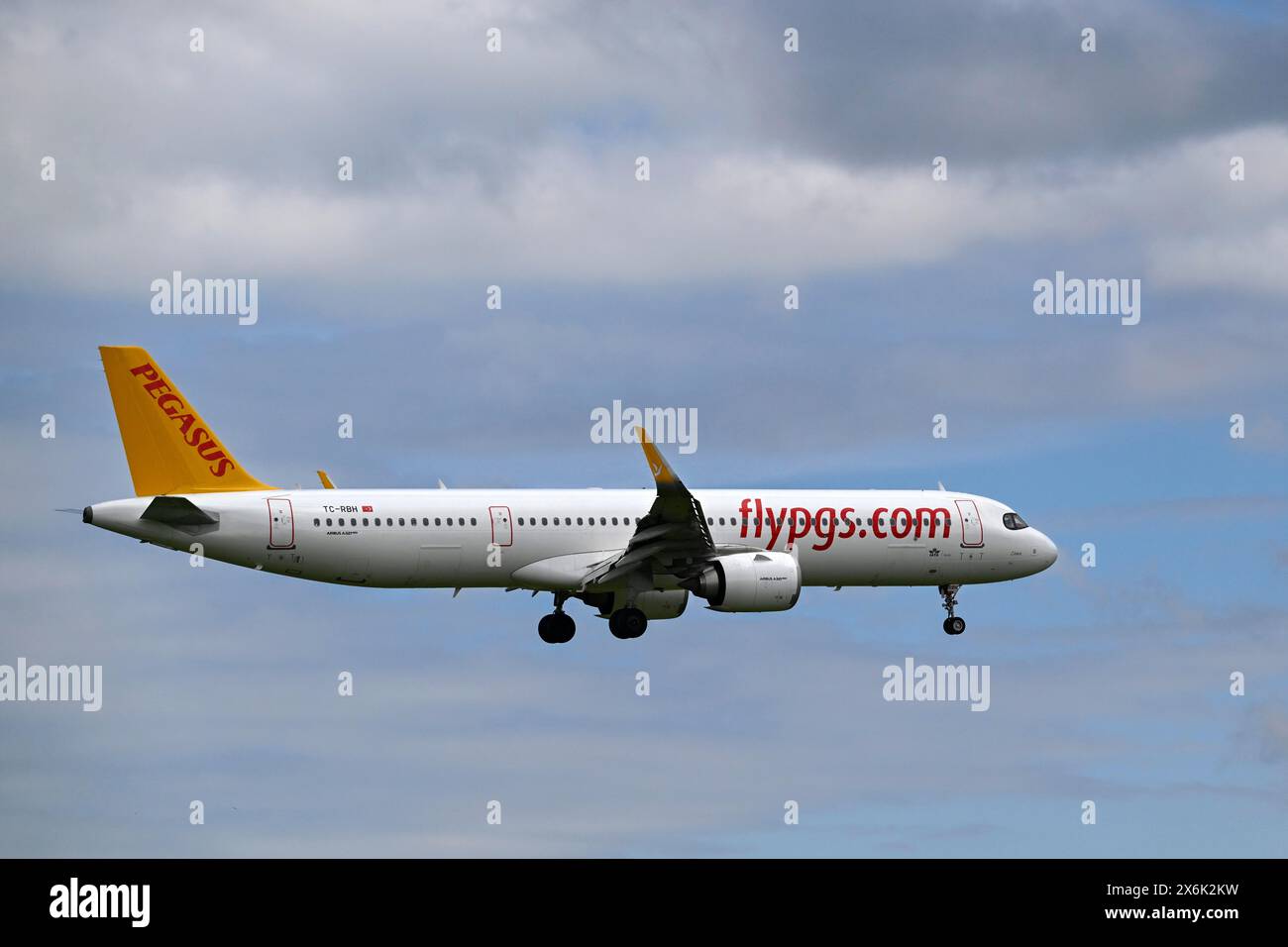 Pegasus aircraft, Airbus A321neo, TC-RBH Stock Photo - Alamy