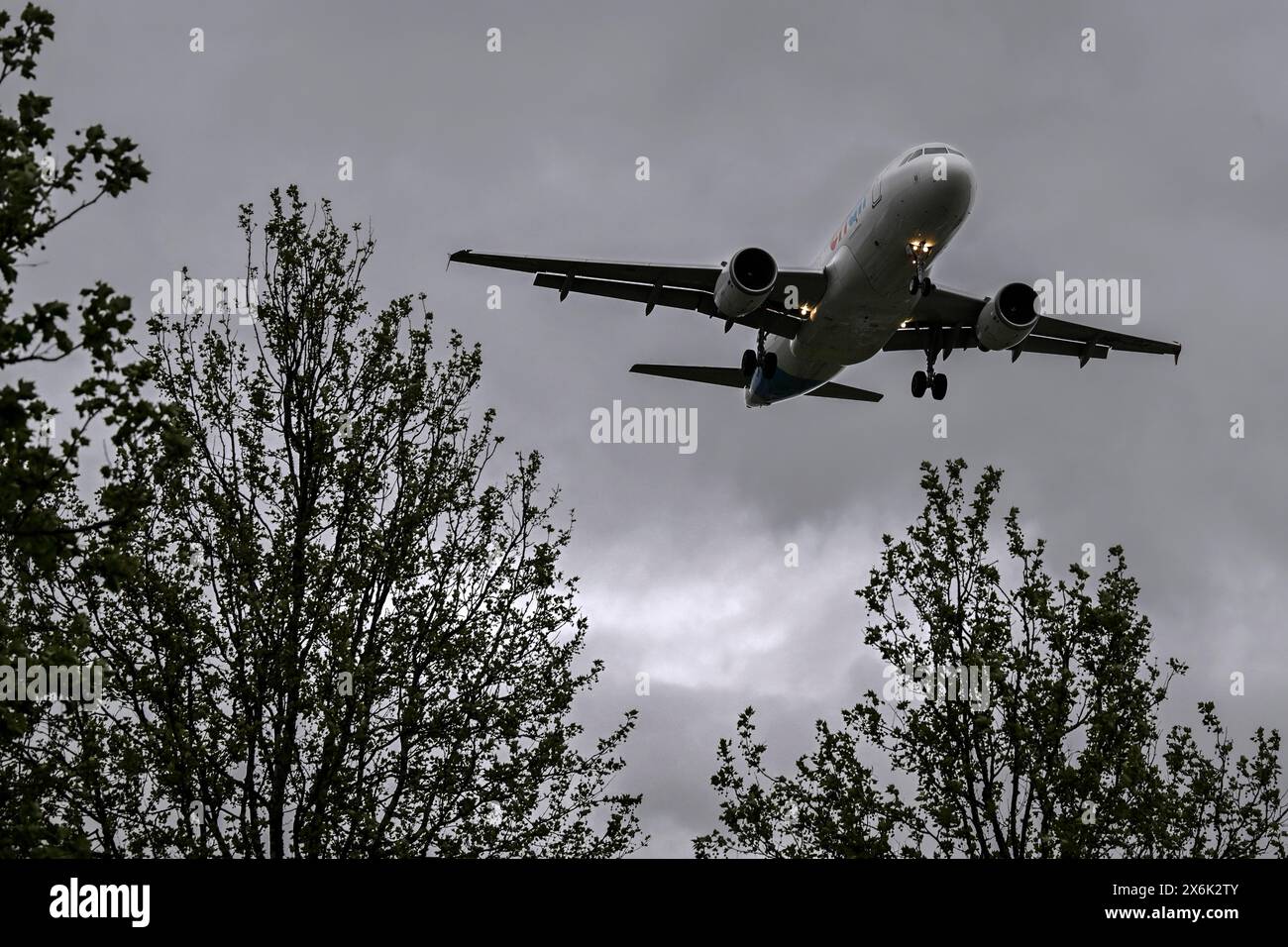 Aircraft Chair Airlines landing approach Stock Photo - Alamy