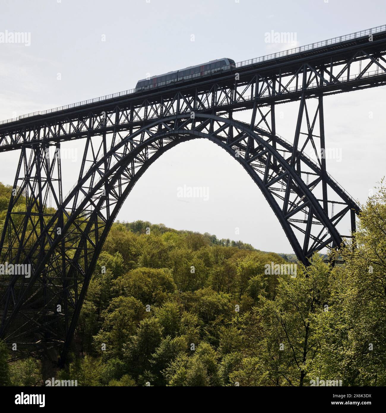 Muengsten Bridge with diesel railcar, highest railway bridge in Germany ...