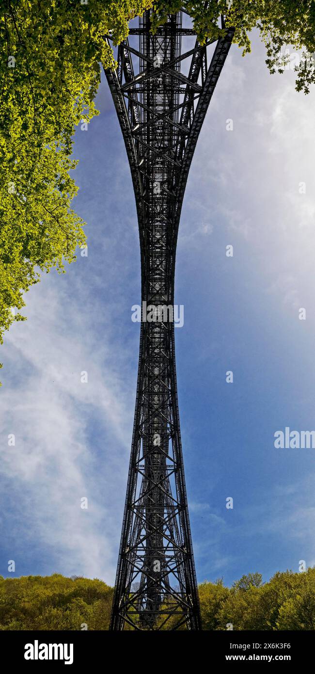 View of the Muengsten Bridge, the highest railway bridge in Germany ...